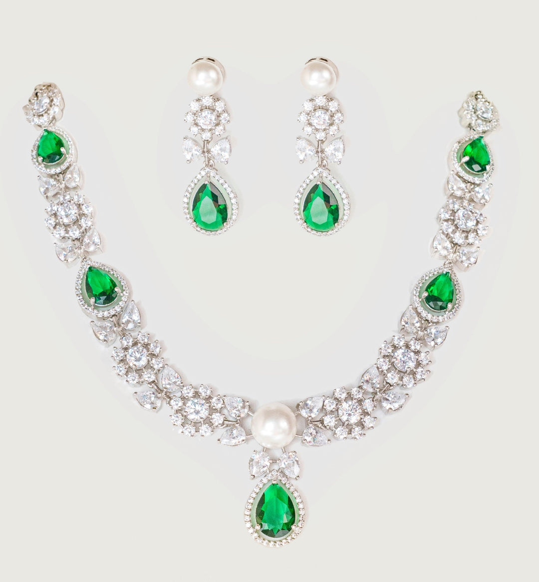 White Finish Diamond And Emerald Stone Necklace Set